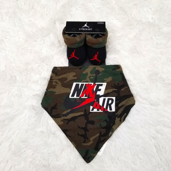 Jordan | Accessories | Bnwt Camo Nike Air Jordan Newborn 6 Months Bib ...
